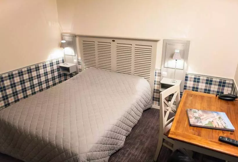 Hôtel The Originals City, Le Cottage Hôtel, Bruaylabuissière - Pas-de-Calais