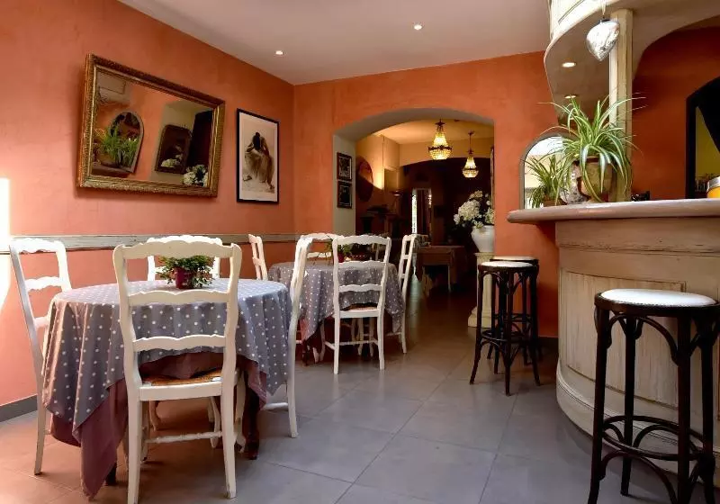 Hôtel Demeures Et Châteaux Hôtel L Hermitage - Pernes-les-Fontaines