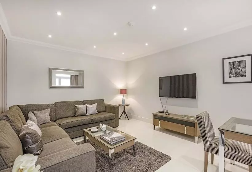 Ashburn Court - London