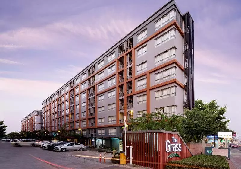 Hôtel The Grass Serviced Suites - Pattaya City