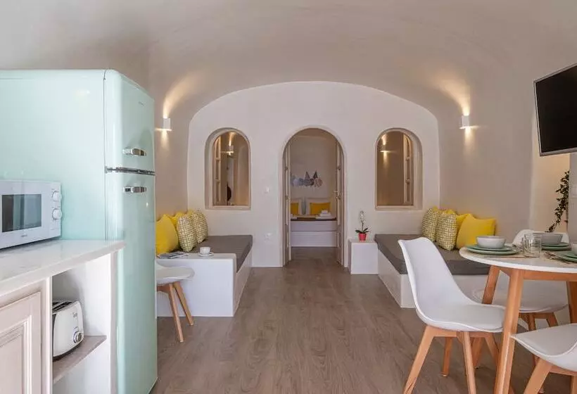 White Orchid Cave House & Studio - Santorini