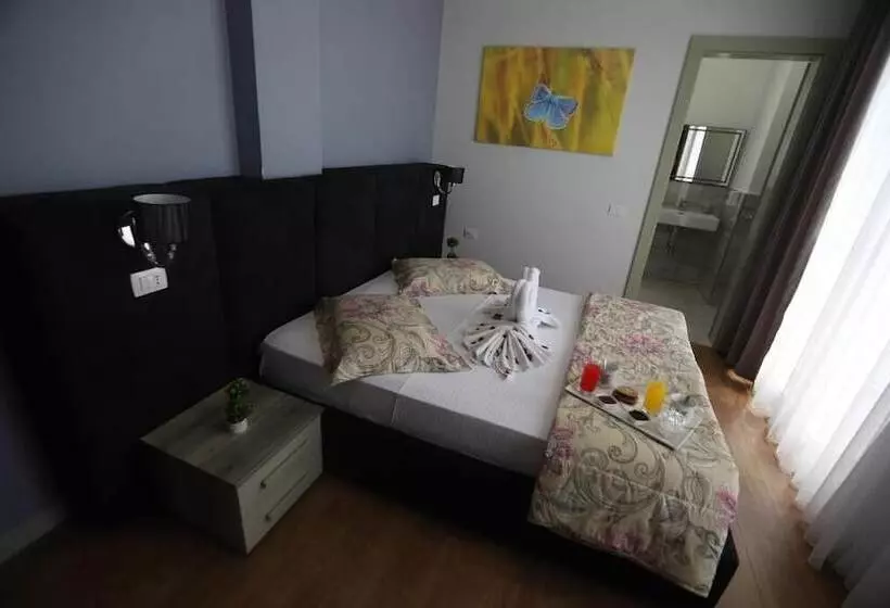 Hotel Perandor Beach - Durazzo