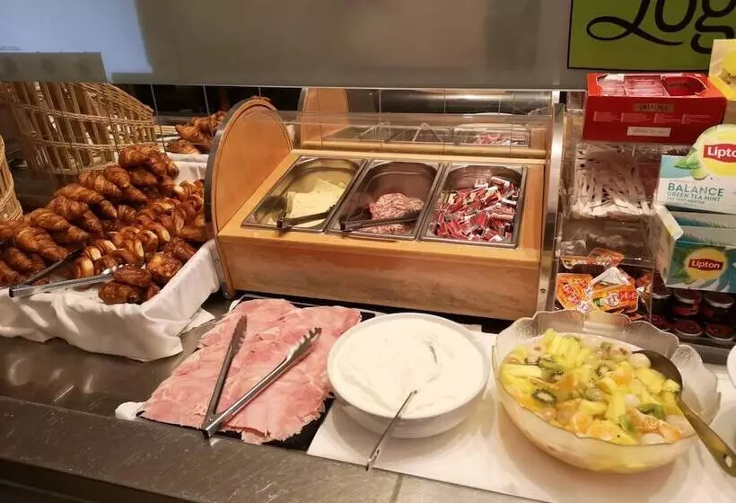 Hôtel Logis Hôtel Le Relais Du Parisis - Villeparisis