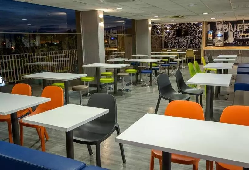 Hôtel Ibis Budget Fréjus St Raphaël Centre - Fréjus