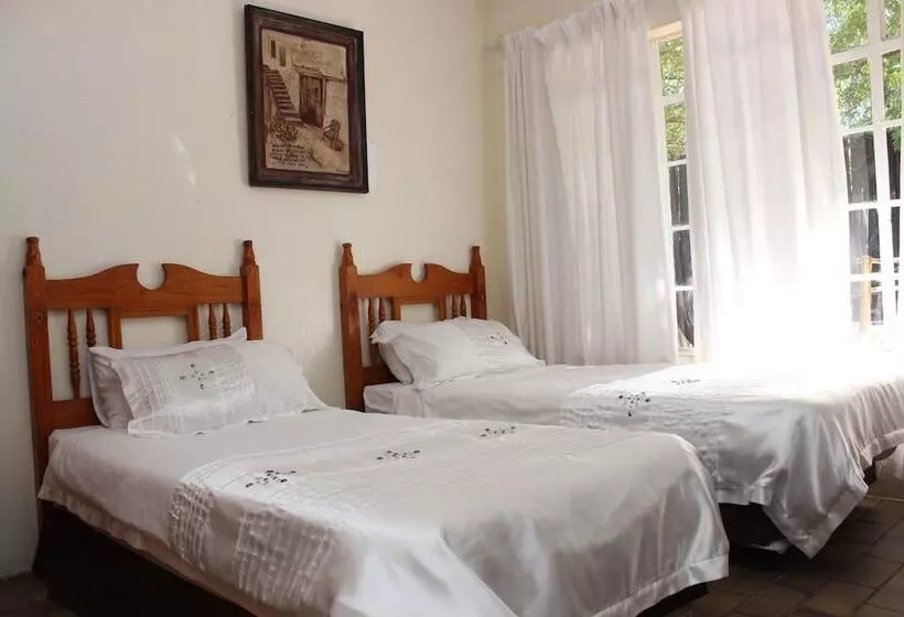 Hotel Golden Lantern Guest Lodge - Bela-Bela