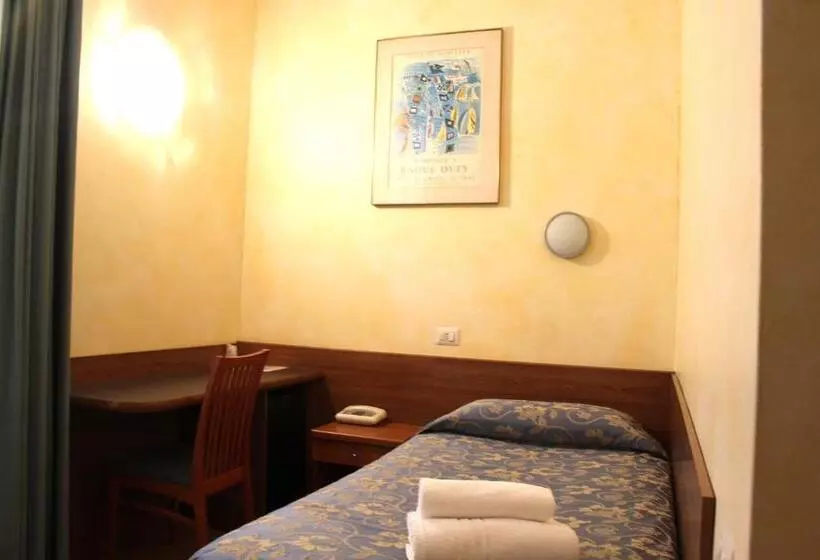 Hotel Club - Milán