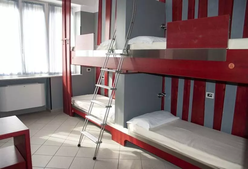 Hostal Roma Scout Center - Rom