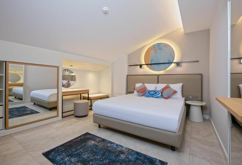 Hotel A Suite Side - Side