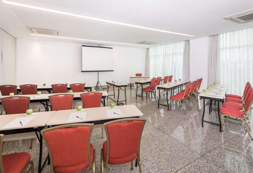 Hotel Esuites Virgínia Luxemburgo - Belo Horizonte