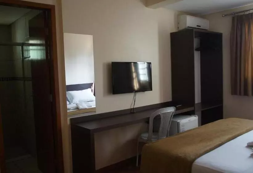 Hotel Pinheiros - Goiânia