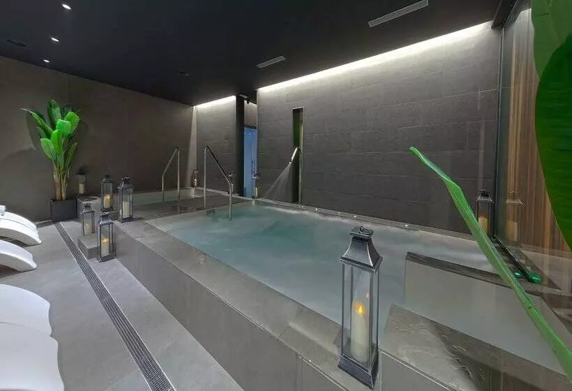 Neptuno Aparthotel - Pineda de Mar