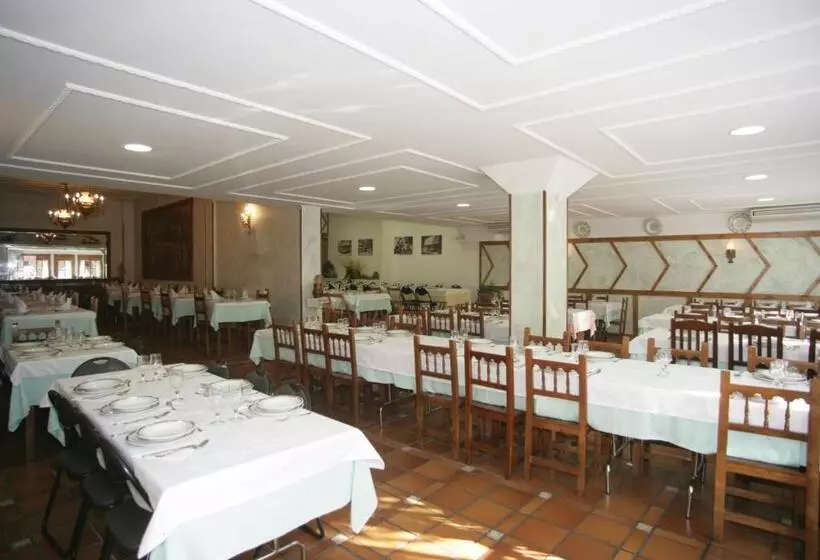 Hôtel (Catégorie 1/2 *) Hosteria Pena Sagra - Potes