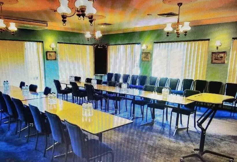 Motel Cumberland Motor Inn - Cessnock