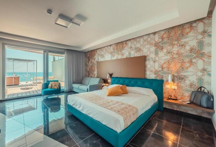 Hôtel (Catégorie 1/2 *) Nautilus - Giardini-Naxos