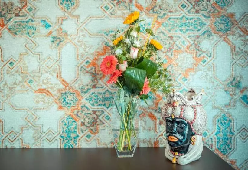 Hôtel (Catégorie 1/2 *) Nautilus - Naxos