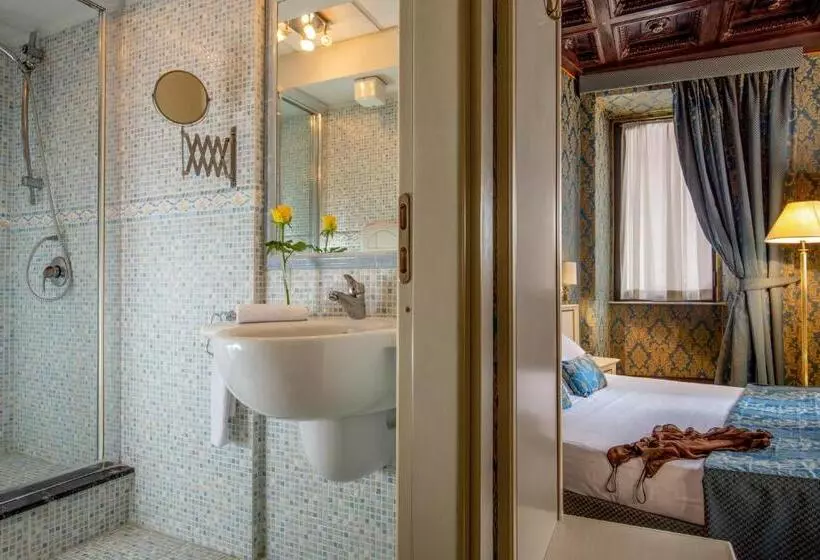 Hostal Residenza Canova Tadolini  Guesthouse - Roma