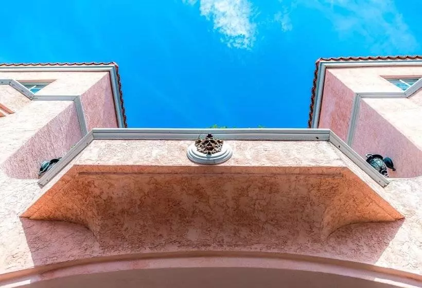 Hotel Secret Garden Miami Beach - Miami Beach