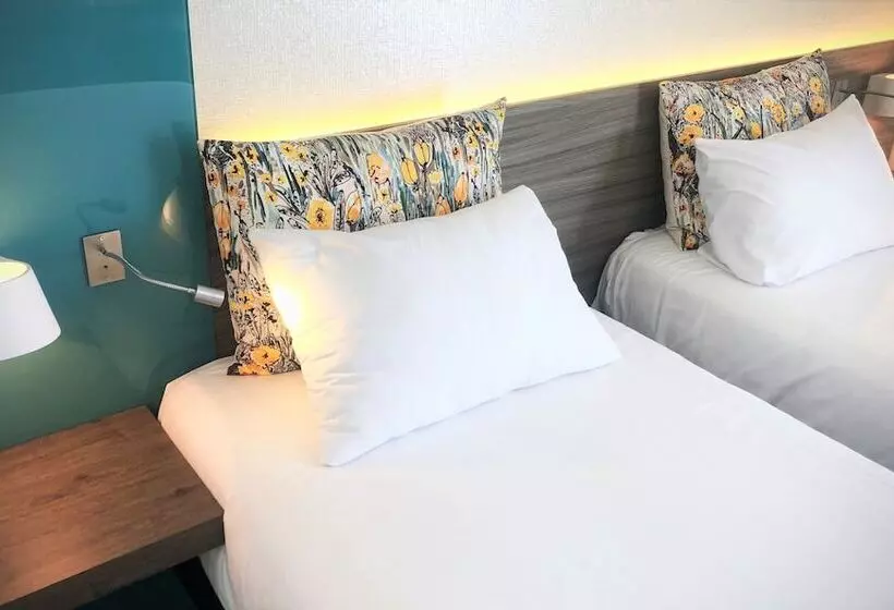 Hotel Logis Hôtel & Restaurant Les Mouettes   Larmor Plage, Proche De Lorient - Larmor-Plage