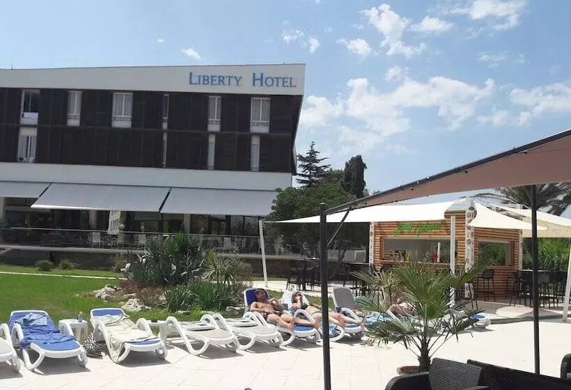 Hôtel Liberty - Novalja