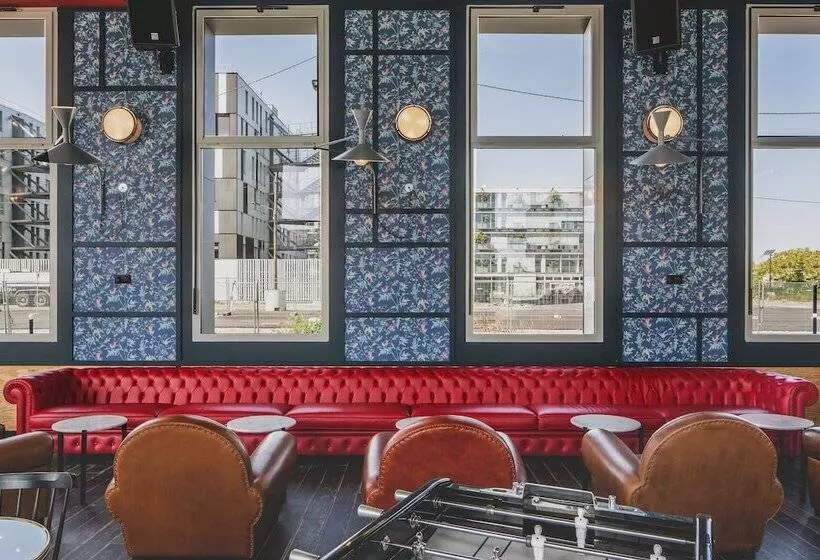 Hôtel Eklo Bordeaux Centre Bastide - Bordeaux