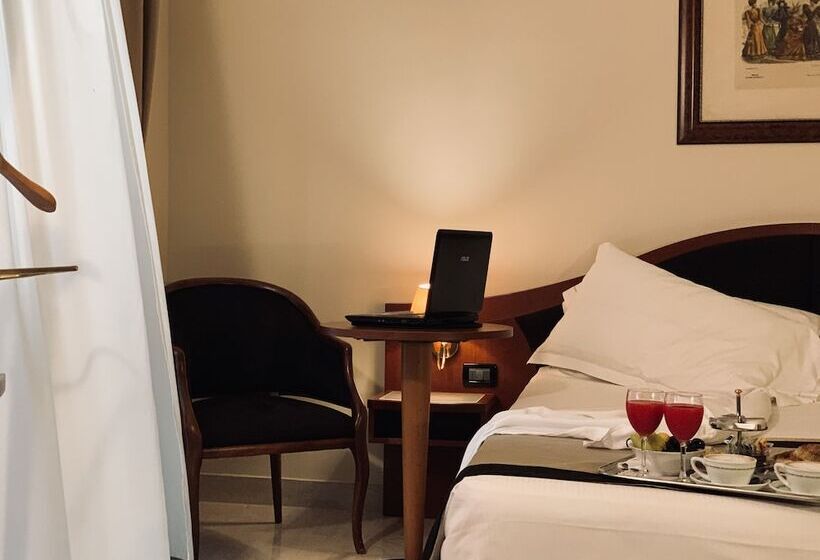 Hôtel Massimo Plaza - Palermo, Italy