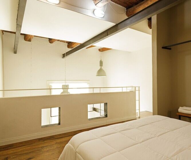 Pension (Hôtel Basse Catégorie) Pala Suites - Napoli, İtalya