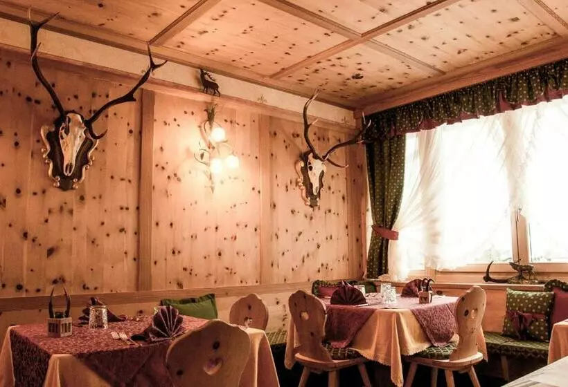 Hôtel Albergo Centrale - San Martino di Castrozza