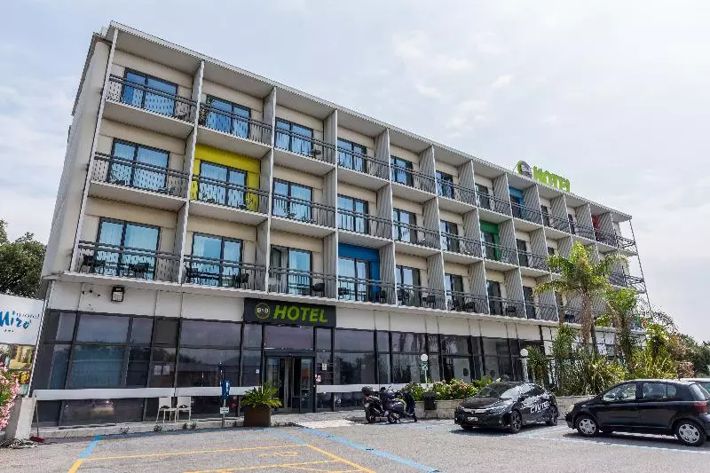 Motel B&b Hotel Savona - Savona