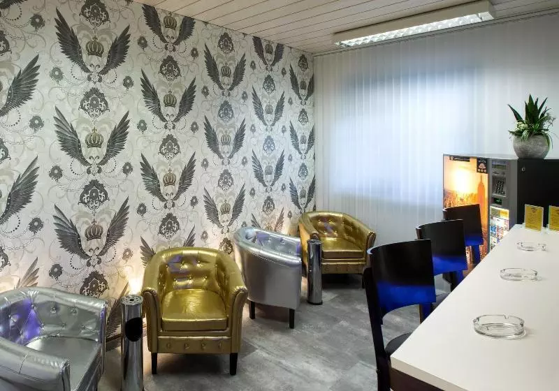 Hotel Hellers Twenty Four Ii  24h Check In - Friedrichshafen