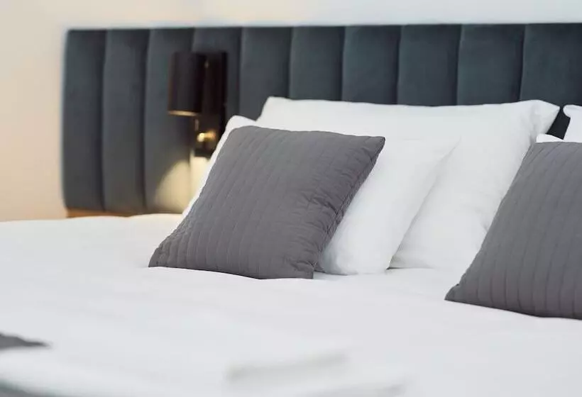 New Port   Hotel On The Vistula River - Krakow