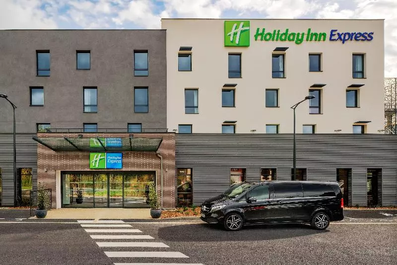 Hôtel Holiday Inn Express   Marne La Vallée Val D Europe, An Ihg - Magny-le-Hongre
