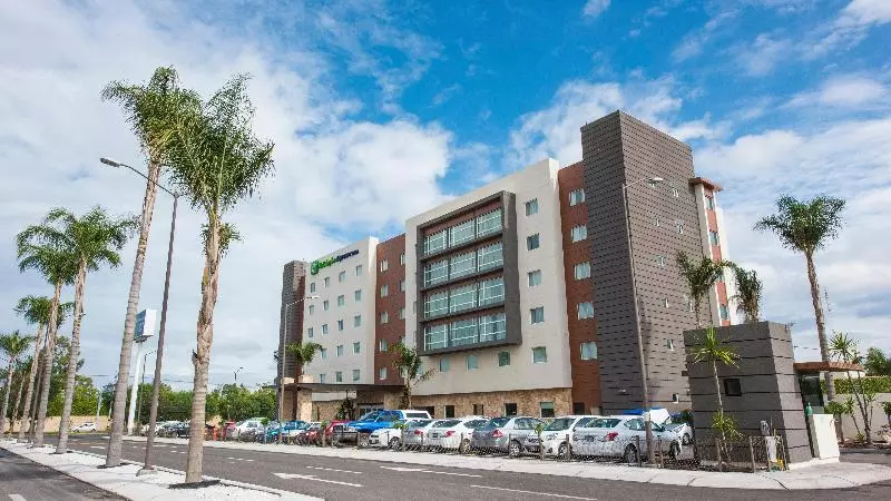 Hotel Holiday Inn Express And Suites Celaya, An Ihg - Celaya