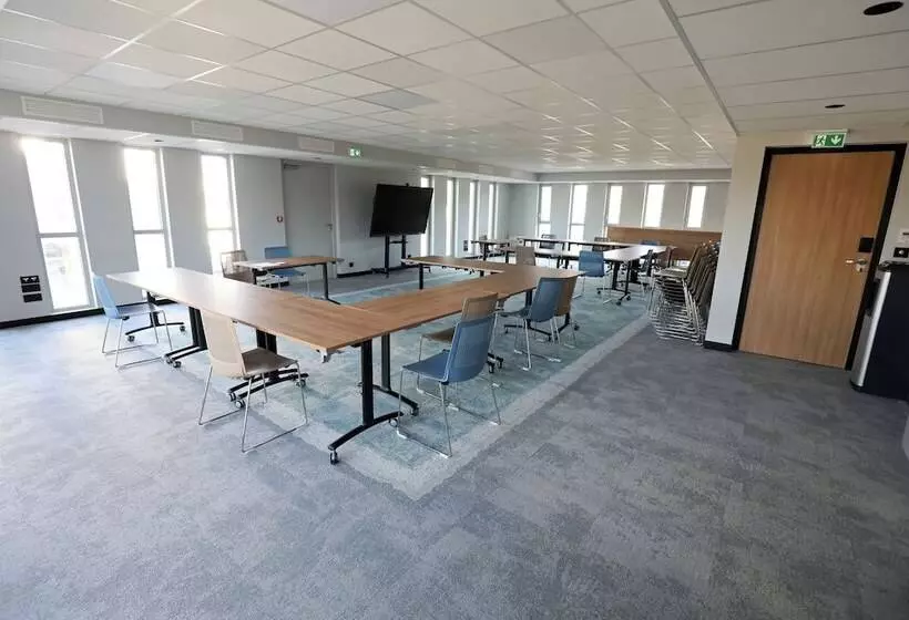 Hôtel Ibis Bourgoin Jallieu Medipole - Bourgoin-Jallieu