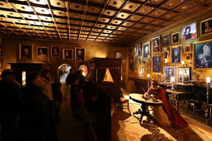 Puy Du Fou France   Hotel Les Iles De Clovis - Les Epesses