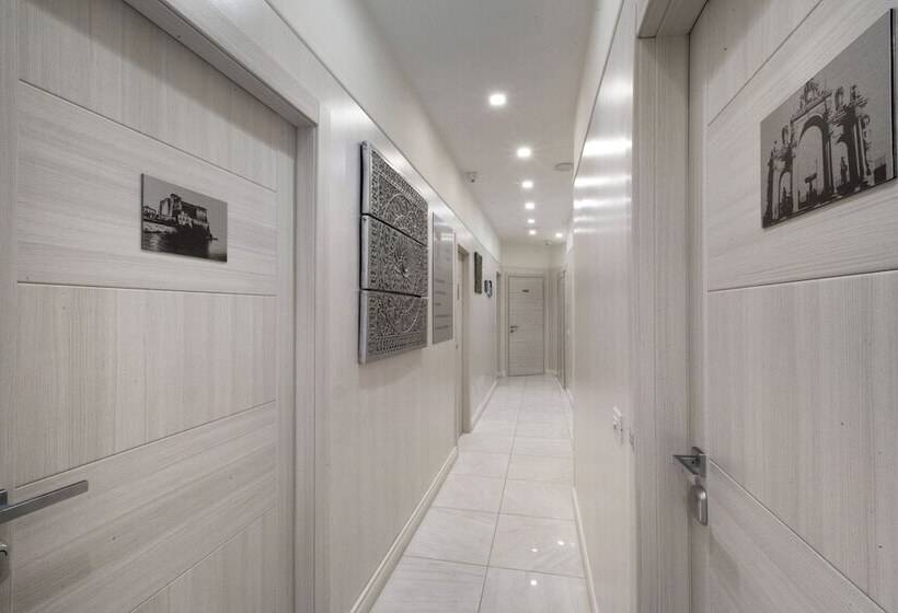 Bed And Breakfast Suite Dei Catalani - Naples, Italie