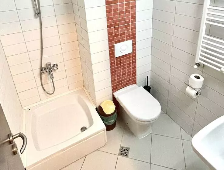 Hôtel Monaco Grand Apartments By Citybookings - Bucharest