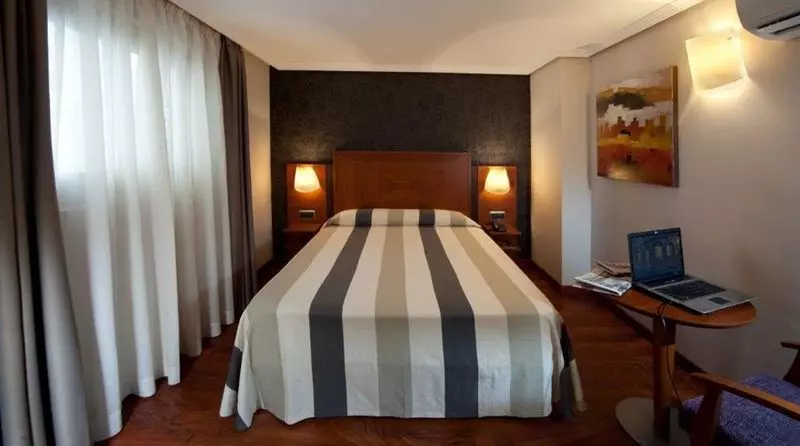 Hotel Nuevo Torreluz - Almería