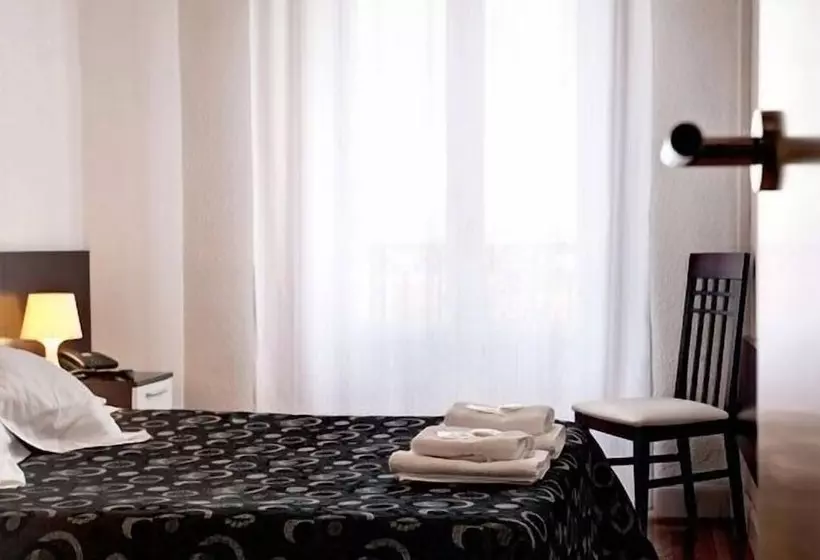 Hôtel Hostal Besaya - Madrid