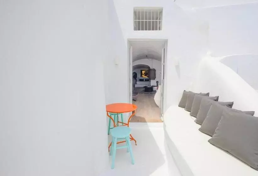 Sophia Oia View - Oia