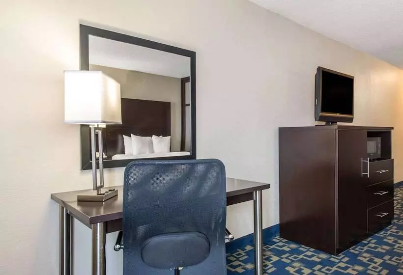 Hotel Comfort Inn & Suites Near Universal Orlando Resortconvention Ctr - Orlando
