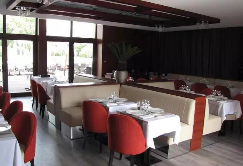 Hotel Ile Du Gua Suites - Narbona