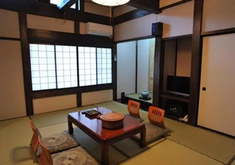 Hotel Hida Gasshoen - Takayama