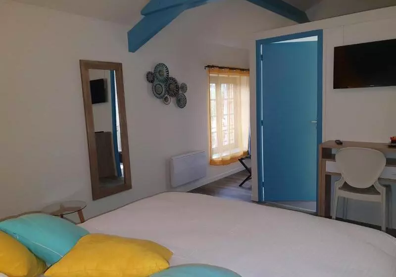 Hotel Logis L'auberge De Larressingle - Condom