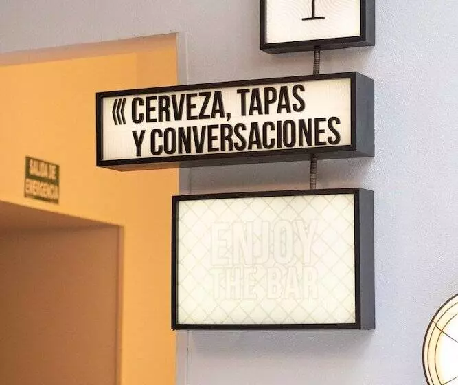 U Sense For You Hostel Sevilla - Seville