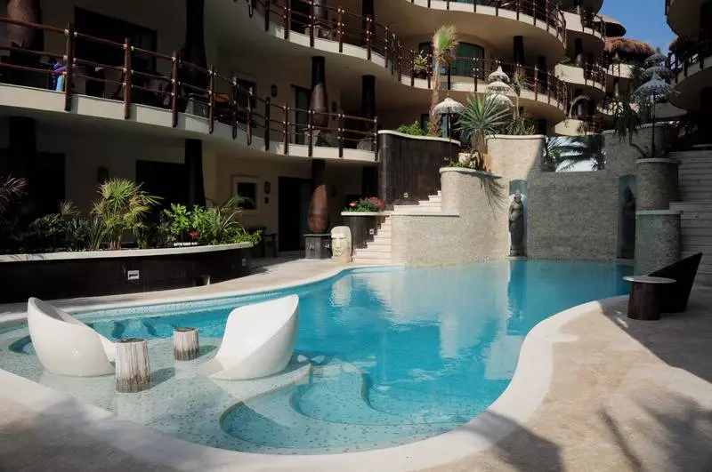 Hotel El Taj Oceanfront And Beachside Condo - Playa del Carmen
