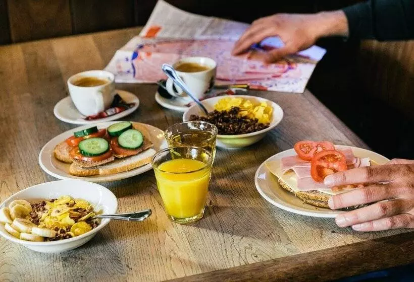 St Christopher S Inn Hostel At The Bauhaus - Bruges