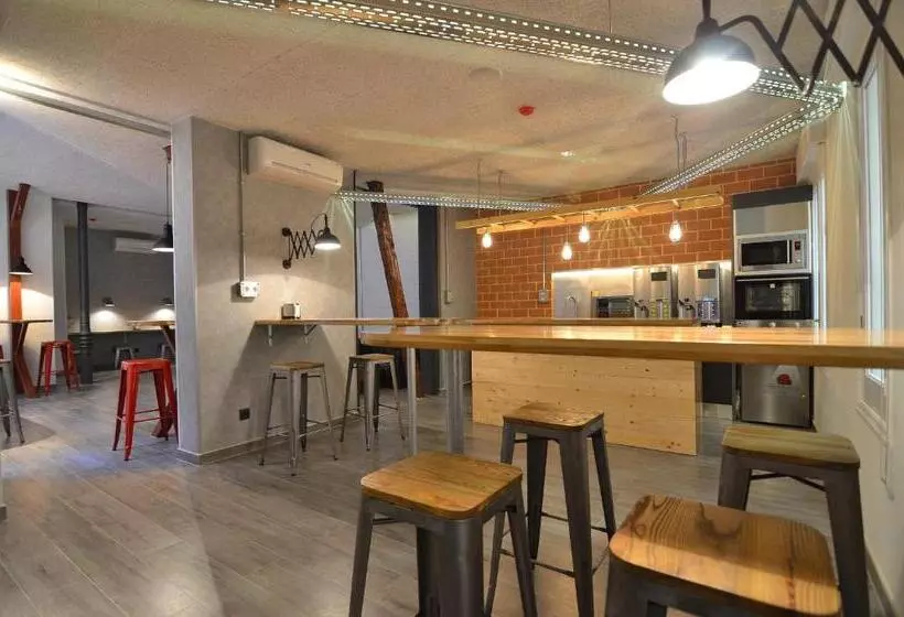 Albergue Far Home Atocha - Madrid