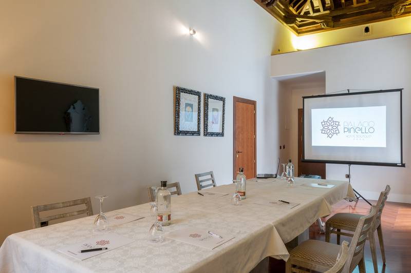 Hôtel Palacio Pinello - Seville, Spain