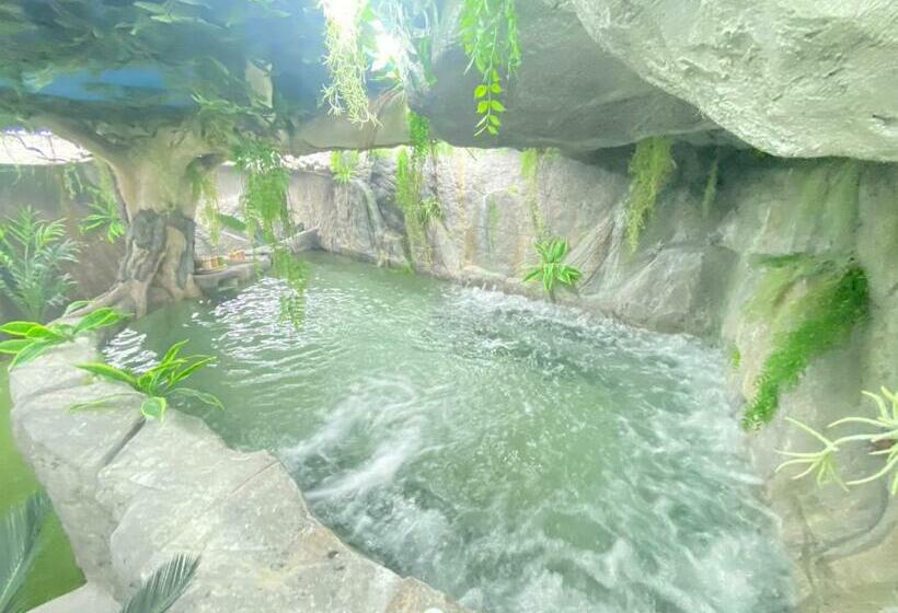 Hôtel Capsule Futurotel Space Spa Garden - Grenade