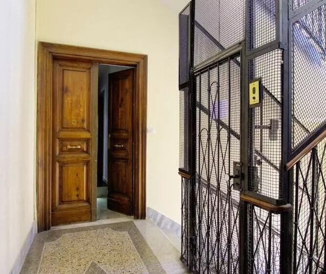 Pension  Floor 6 - Roma